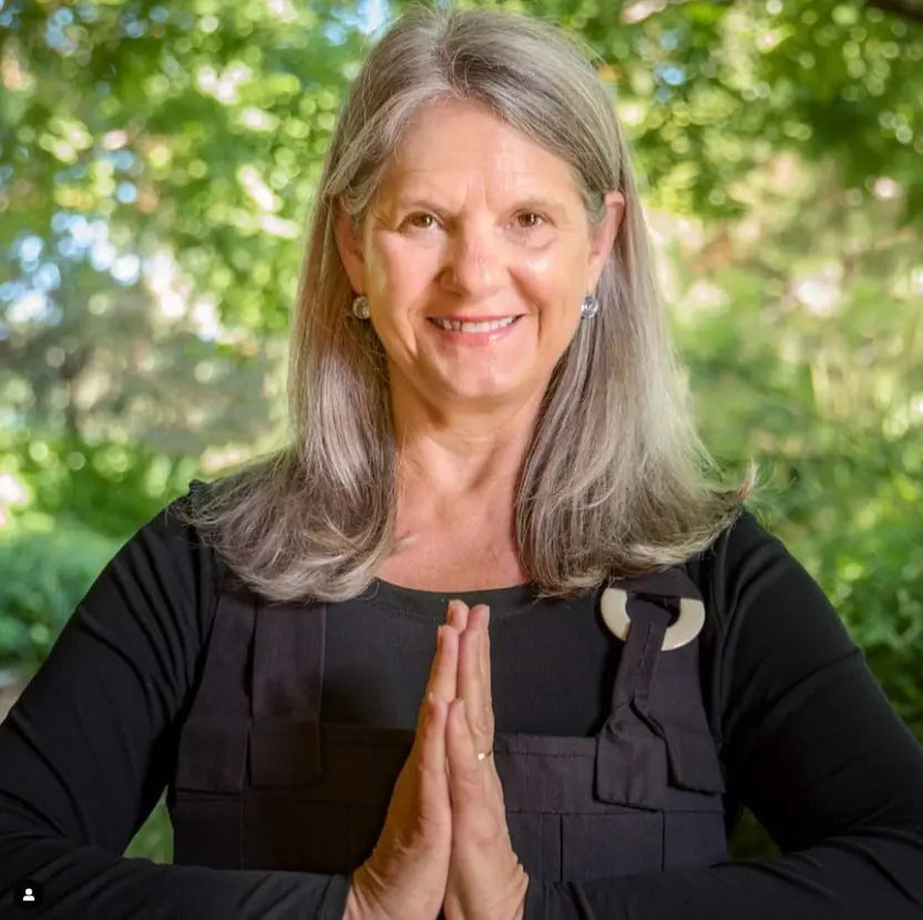 A Yoga Sequence for Calming Down in the Evening – JadeYoga